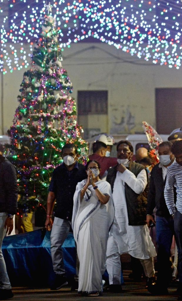Kolkata :West Bengal Chief Minister Mamata Banerjee visited the ...