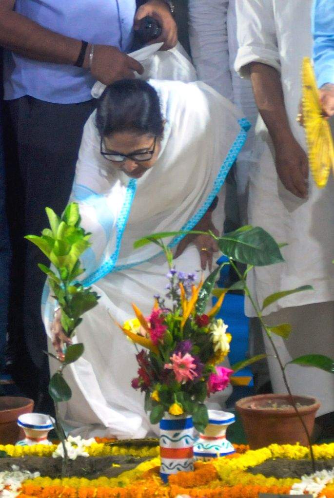 West Bengal Chief Minister Mamata Banerjee, Assembly Speaker Biman ...