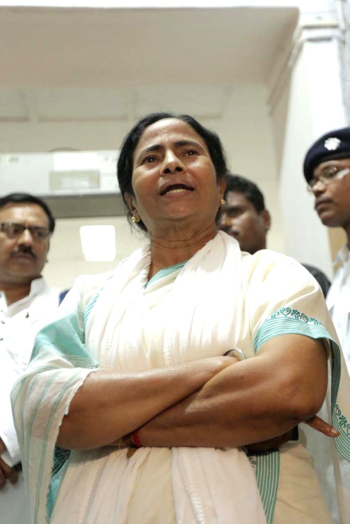 West Bengal Chief Minister Mamata Banerjee addressing media