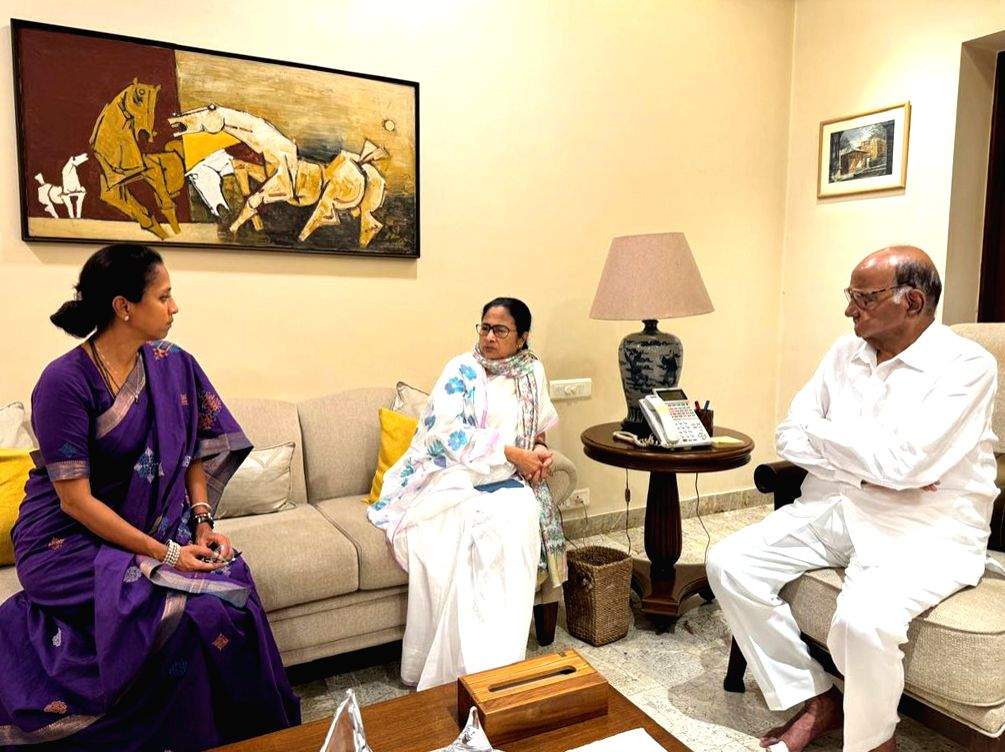 West Bengal Chief Minister Mamata Banerjee meets President of ...