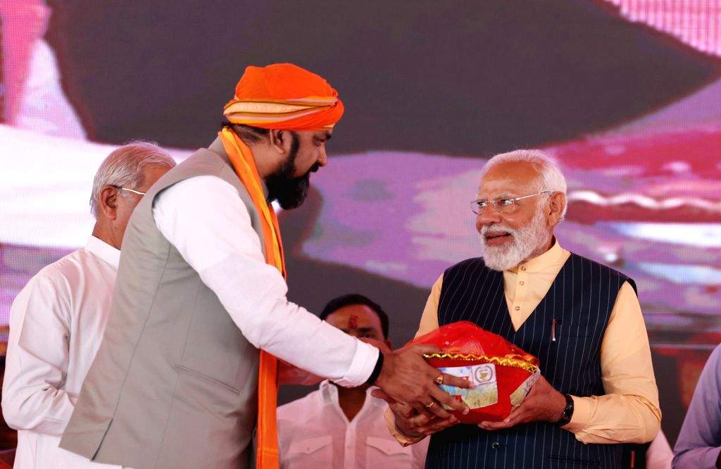 West Champaran: Prime Minister Narendra Modi the inauguration and ...