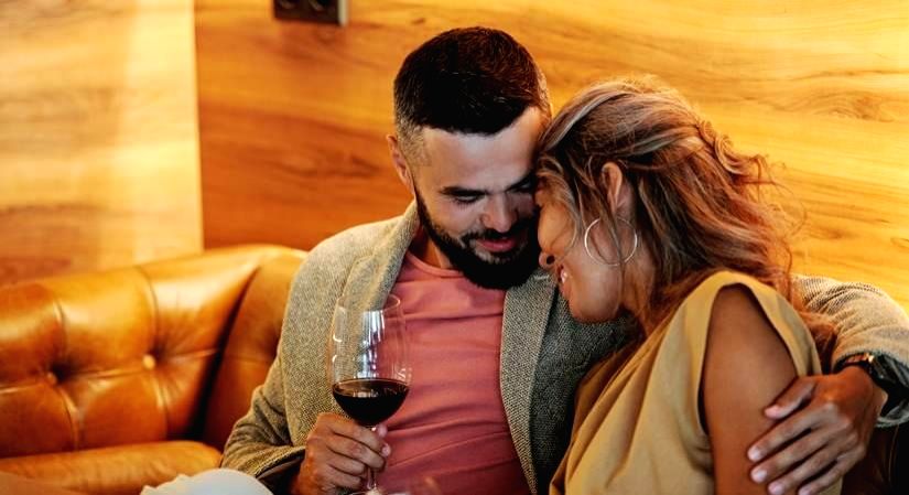 What is 'Dry Dating' and why is it popular in 2023?