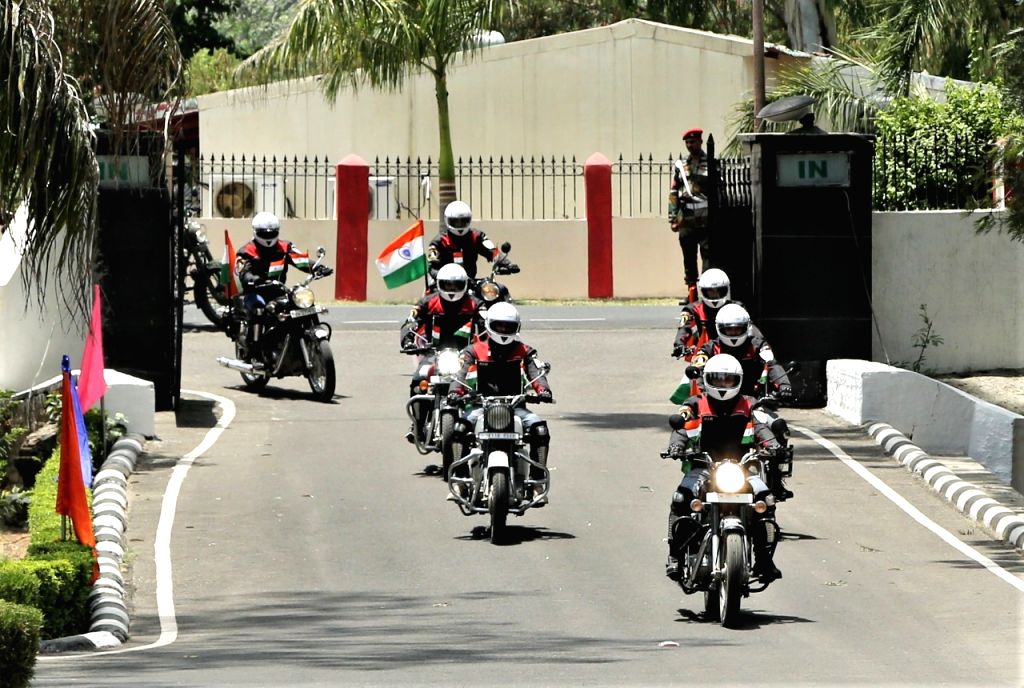 Free Photo : White Knight Corps 50th raising day