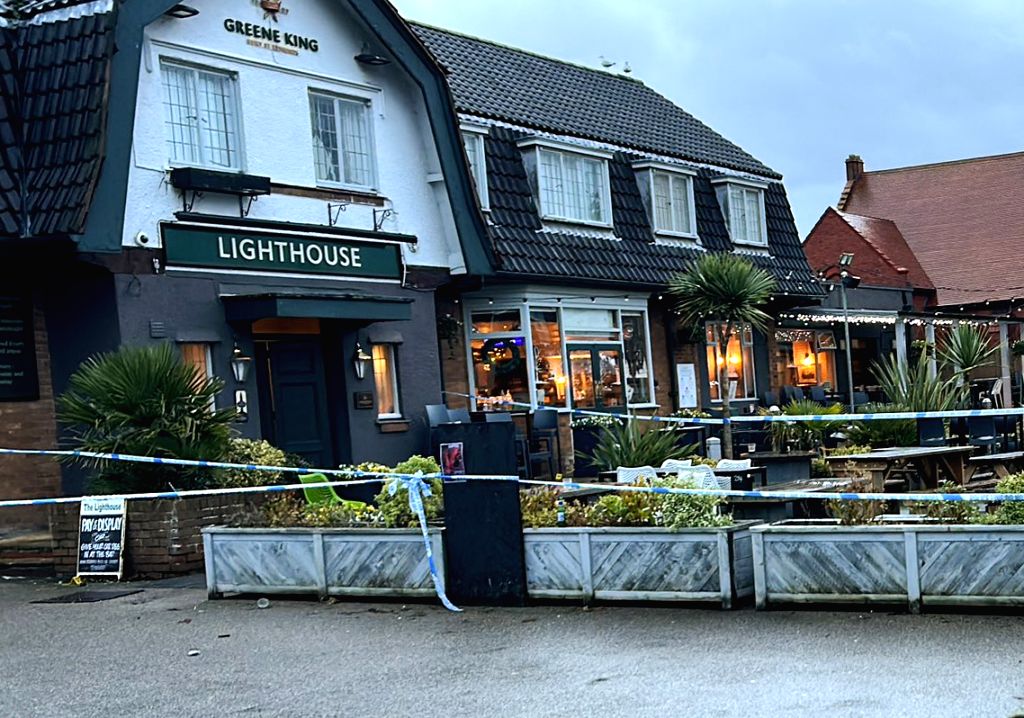 Woman killed, three injured in X-Mas eve shooting in UK pub