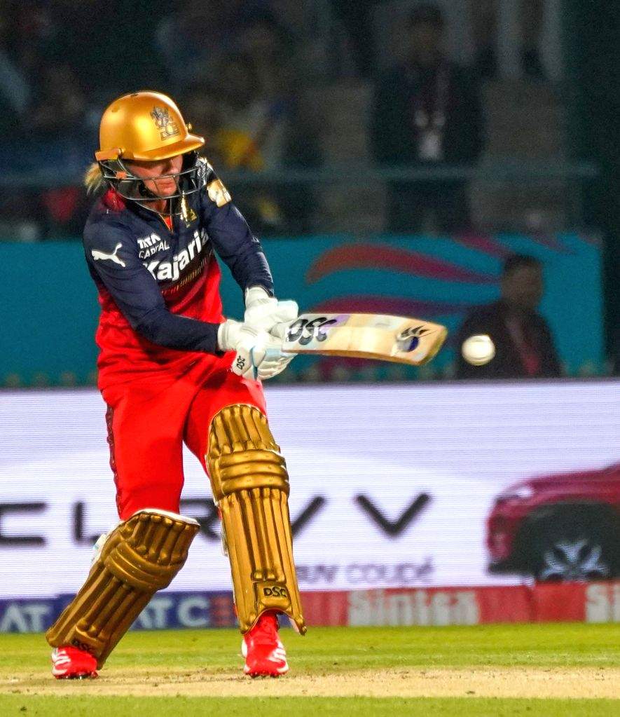 WPL 2025 match between Delhi Capitals and Royal Challengers Bengaluru