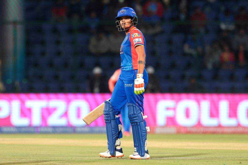 WPL cricket match between Delhi Capitals and Mumbai Indians