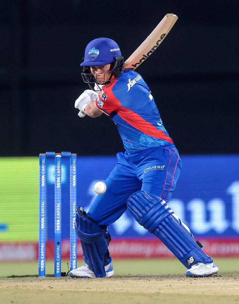 WPL cricket match between Delhi Capitals and Mumbai Indians