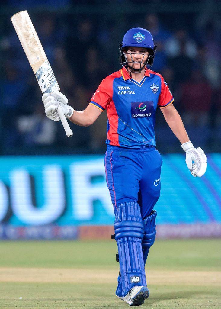WPL cricket match between Delhi Capitals and Mumbai Indians