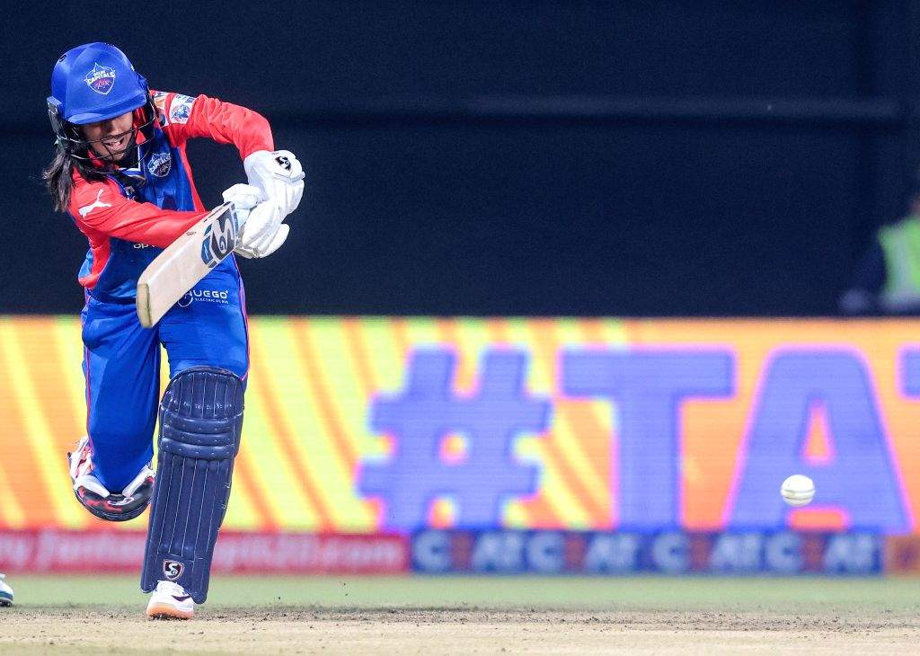 WPL cricket match between Delhi Capitals and Mumbai Indians