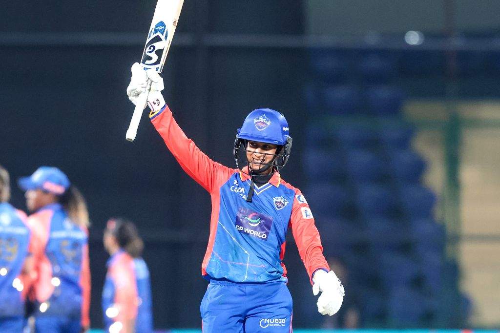WPL cricket match between Delhi Capitals and Mumbai Indians