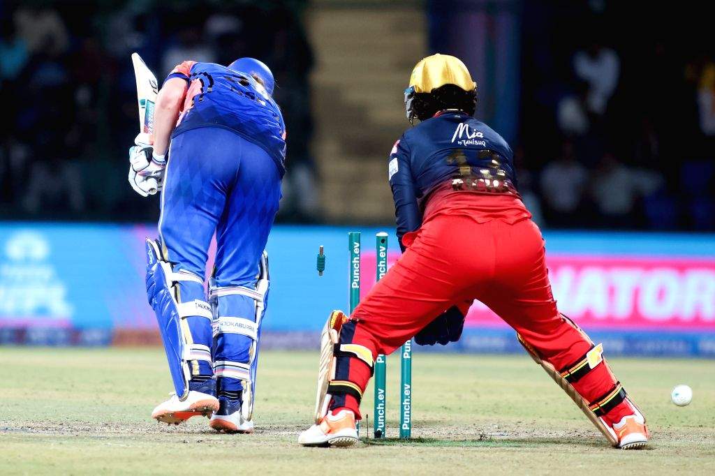 WPL match between Mumbai Indians and Royal Challengers Bangalore