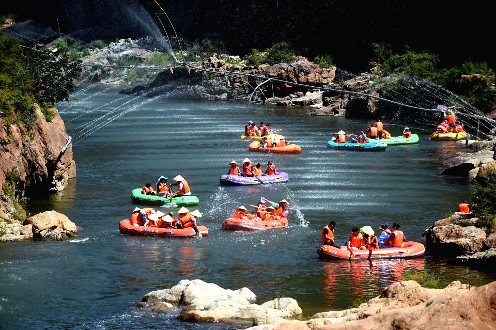 Rafting on Honghe River