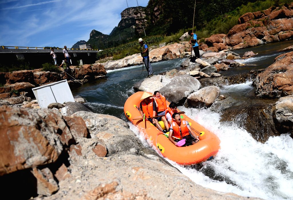 Rafting on Honghe River