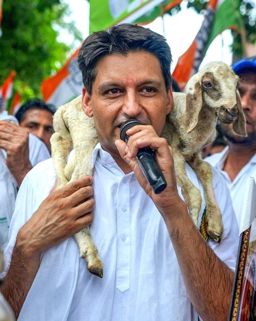 Yamunanagar : Congress leader Bhupinder Singh Hooda' during the foot ...