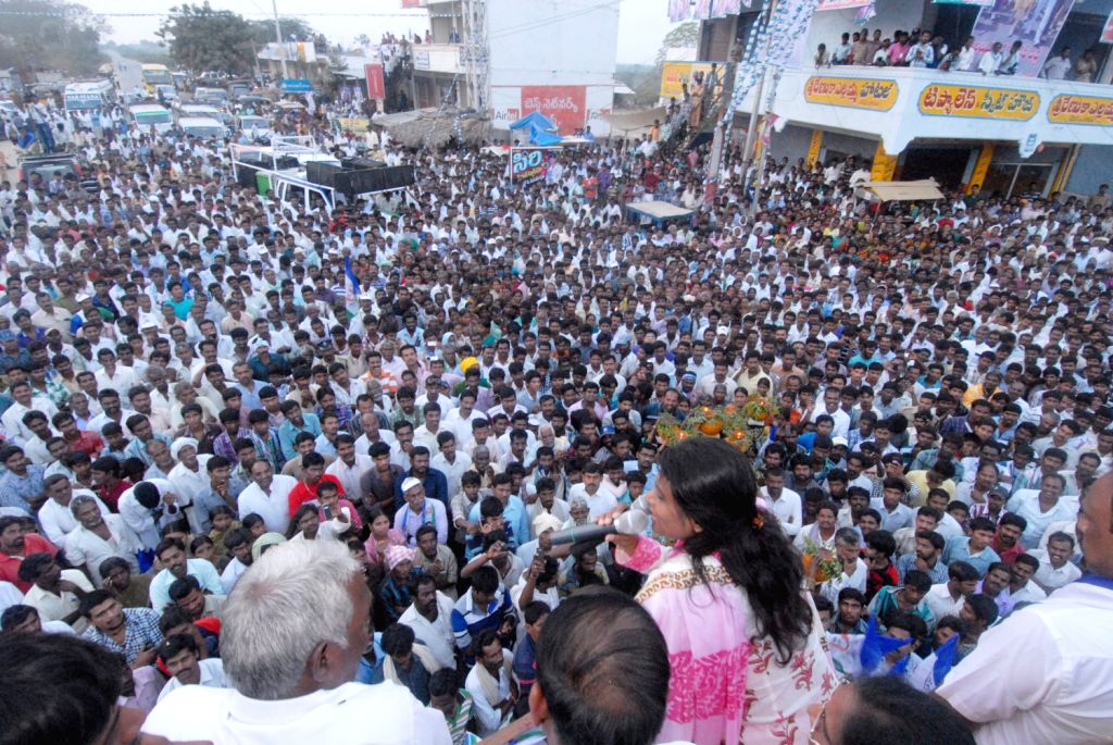 Y S Sharmila at a padayatra