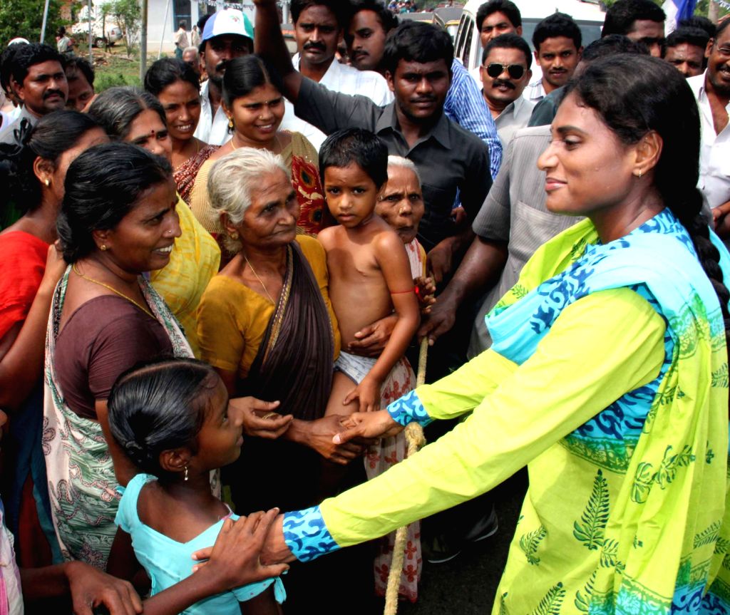 YS Sharmila during a padayatra from Burugupudi to Dosakayalapalli