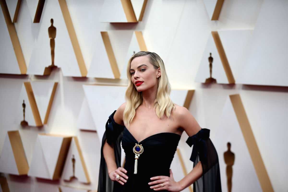 Margot Robbie's skin influenced 'Wuthering Heights' set design