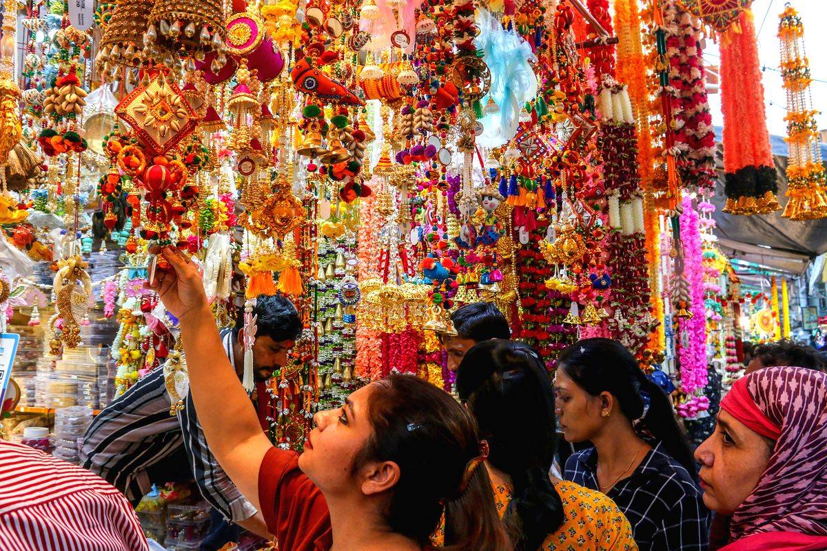 Diwali 2025 Images- Festive lights and preparations
