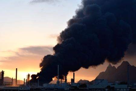 YEMEN-ADEN-OIL REFINERY-FRESH EXPLOSION