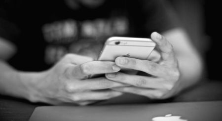 Beware of 'smart phone pinky' syndrome