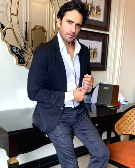Deepak Wadhwa talks about bonding with the cast of 'Kuch Rang Pyar Ke...'