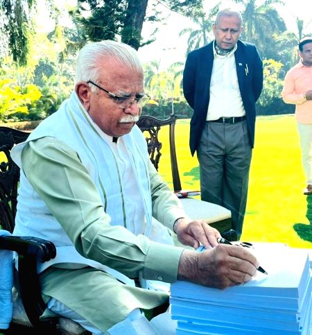 Haryana CM Manohar Lal signs copies of the State Budget 2023-24