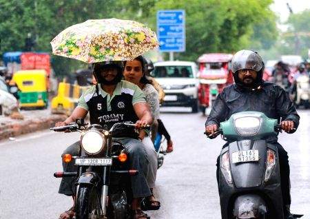 Rain Lashes parts of New Delhi