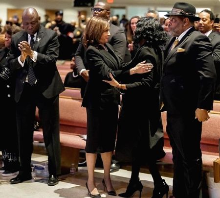 Free Photo :US VP Kamala Harris attends Tyre Nichols' funeral