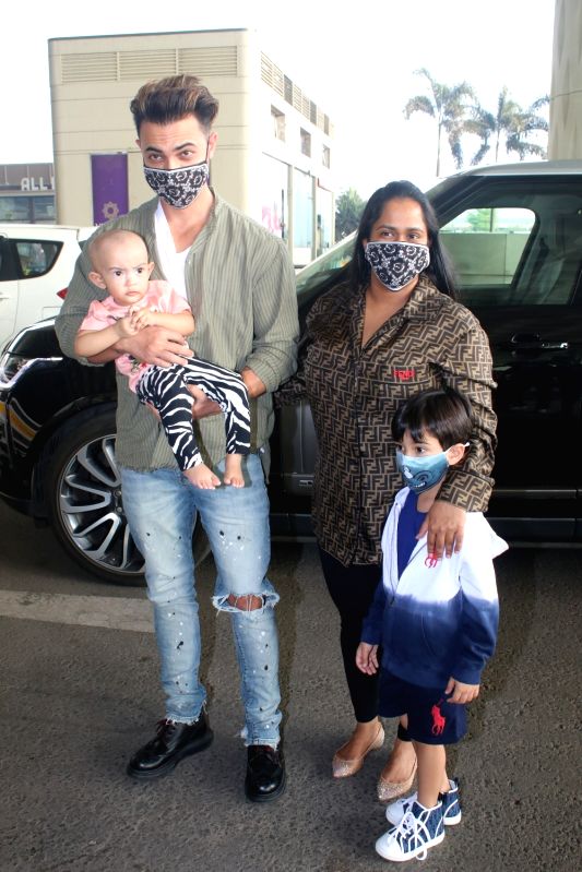 Aayush Sharma & His Family Spotted at Airport Departure