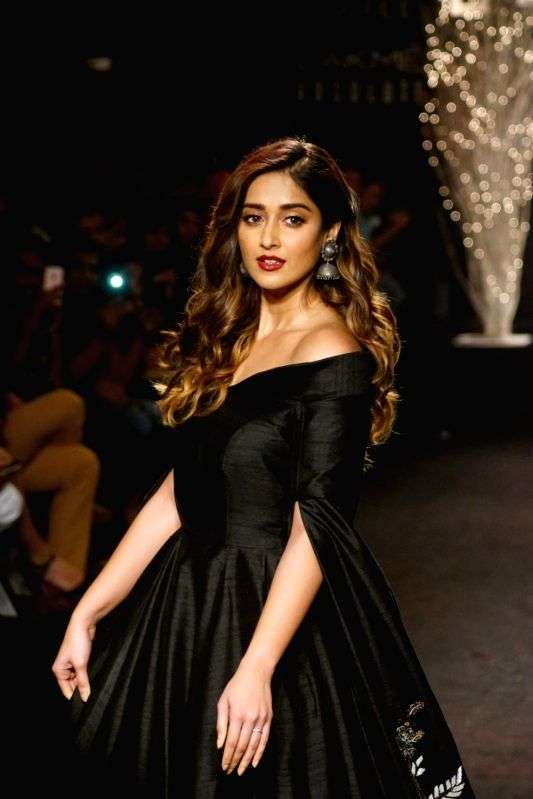 Ileana D'Cruz turns baker for 'best papa-in-law'