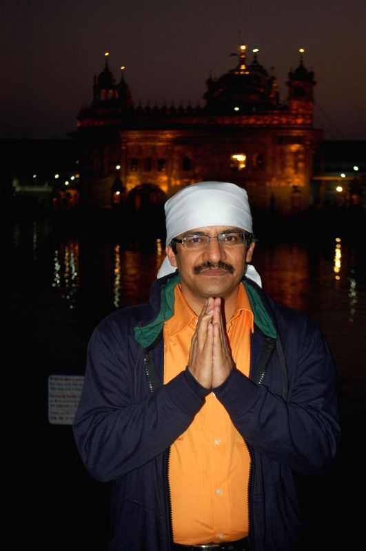 CBSE Chairman Vineet Joshi pays obeisance at Golden Temple