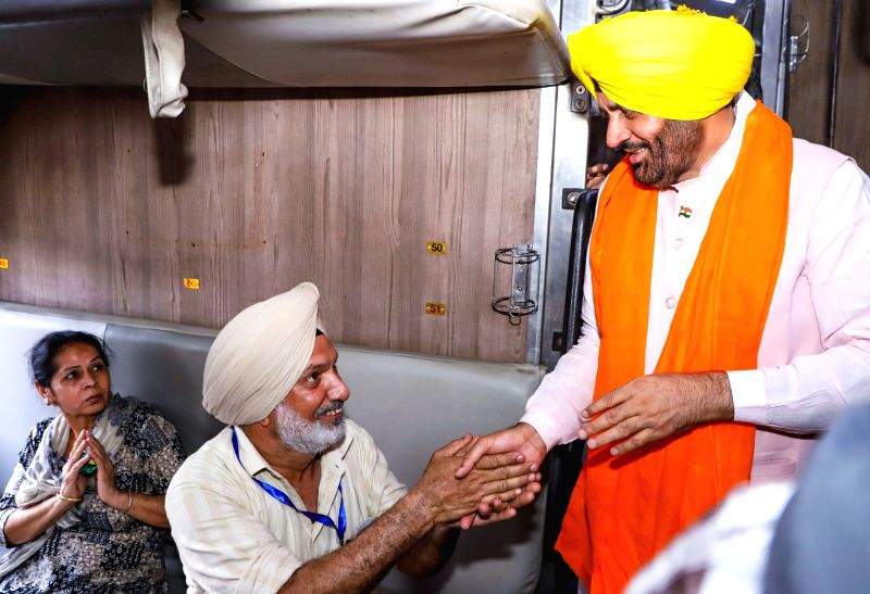 CM Saini Flags Off Special Train for Hazur Sahib Devotees