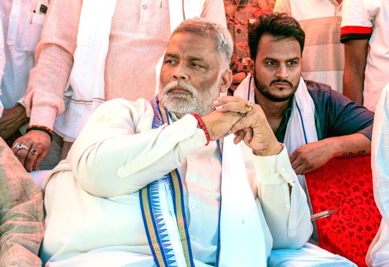Dharna Demands Approach Road To NH-139 Bridge