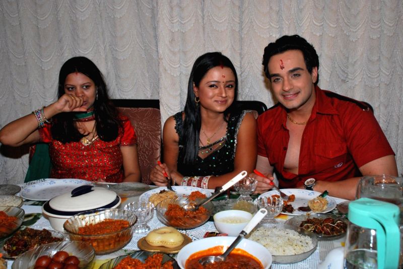 Dinner with Ragini and Alekh from 'Bidaai Sapna Baabul Ka' serial, to ...