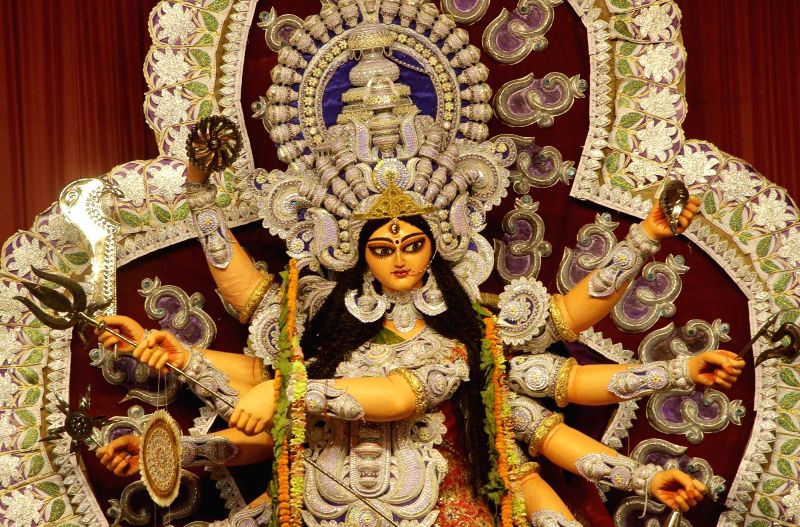 Ekdalia Evergreen Club Durga Puja Pandal