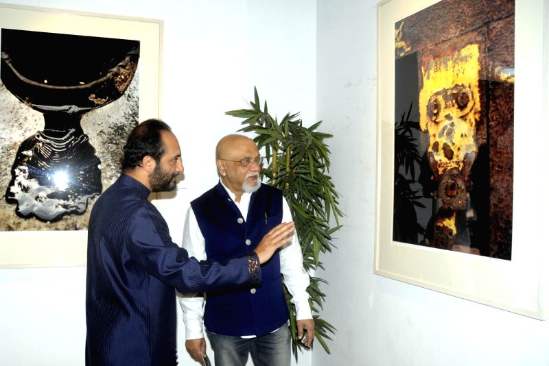 Pritish Nandy unveils Sanjay Bhattacharyya's latest art collection