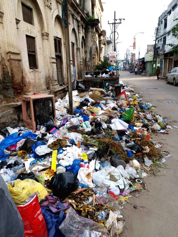 Heaps of garbage lying on Hyderabad streets