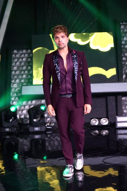Himesh Reshammiya praises 'Superstar Singer 2' contestant Soyab Ali for ...