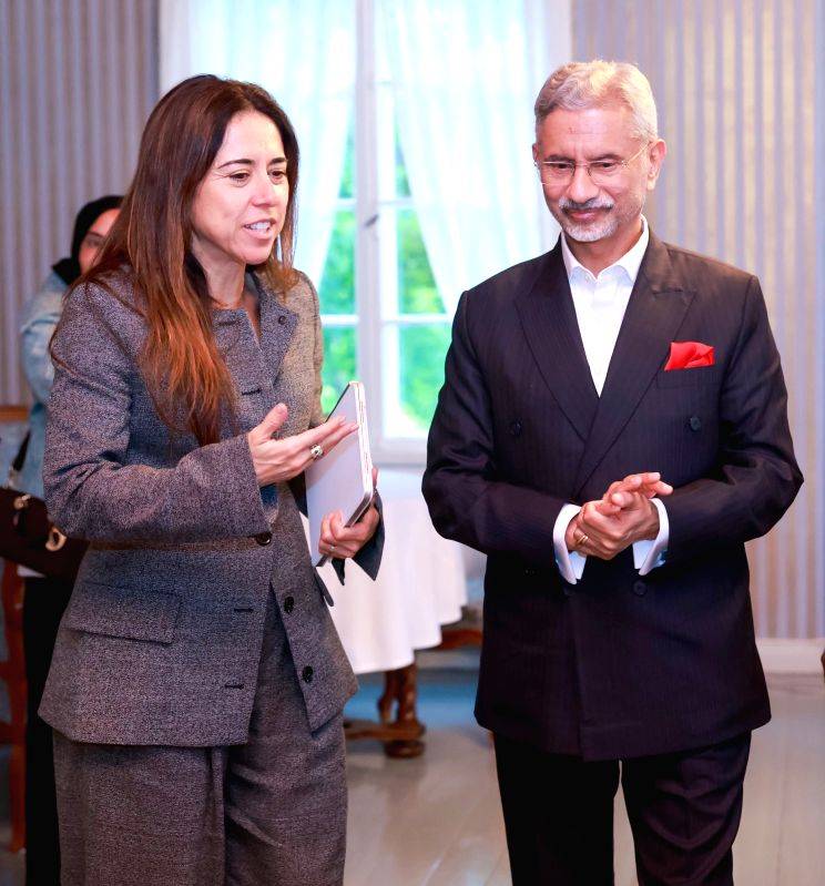 Jaishankar meets UAE Assistant Foreign Minister Lana Nusseibeh