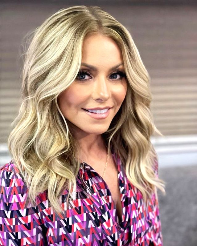 Kelly Ripa Passed Out While Having Sex With Her Husband 9864