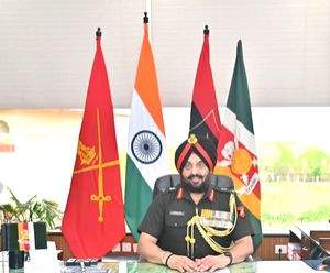 Lt Gen Manjinder Singh assumes command of Army's South Western Command
