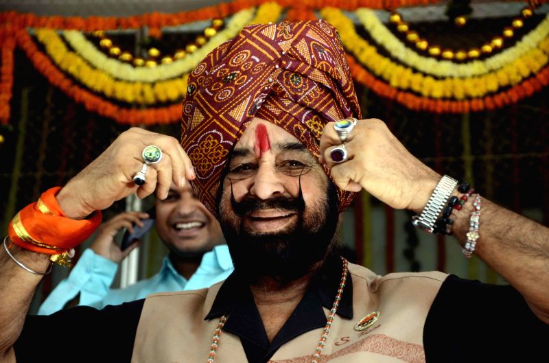 Tara Singh at Maharashtra Legislative Assembly
