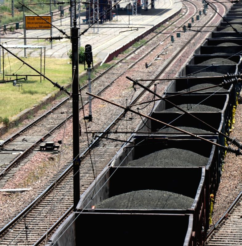 New Delhi : Train carrying coal reached Delhi after the coal shortage