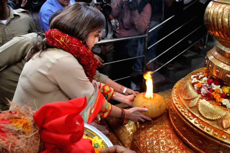 Nita Ambani visited Balkampet Mahakali Temple