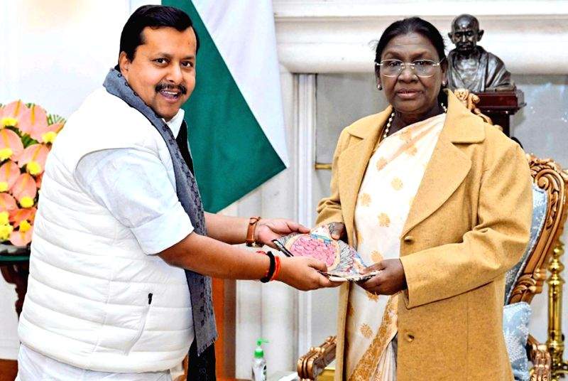 Nitin Nabin Meets President Murmu