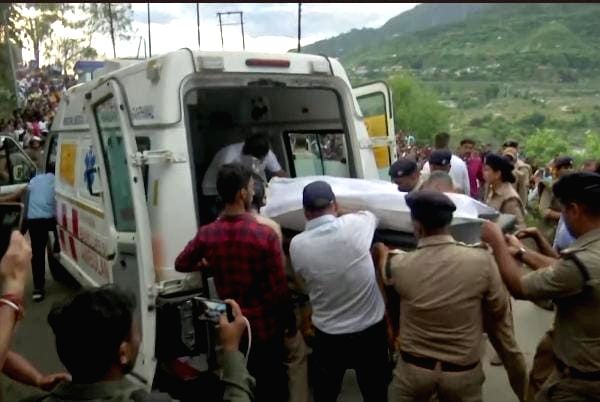 Pauri Garhwal: Mortal remains of Ankita Bhandari being taken to NIT ...