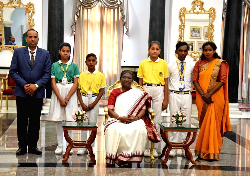 President Droupadi Murmu school with children on the occasion of ...