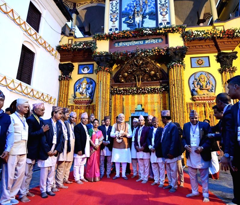 Kathmandu (Nepal): Modi, Nepal PM visit Pashupati Nath Temple