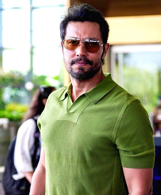 Randeep Hooda Spotted at Airport