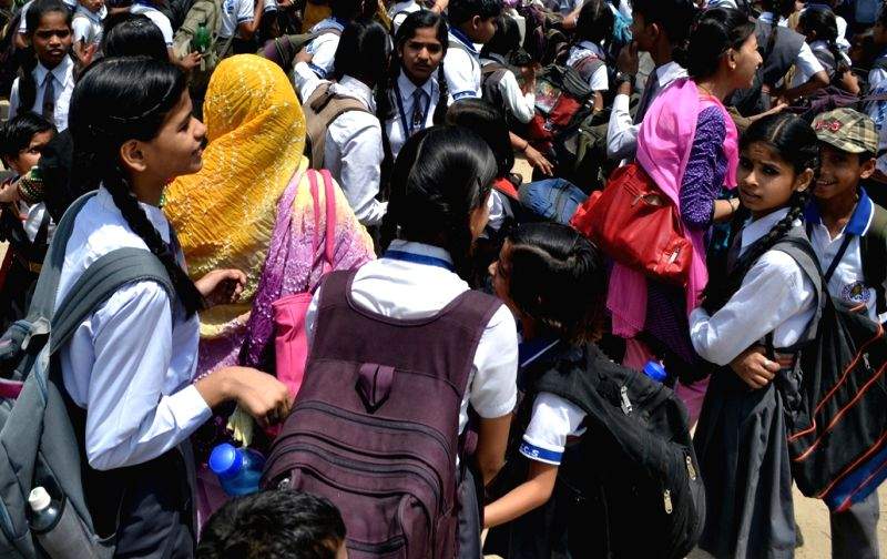 Free Photo : Rising temperatures: Schools in Tripura closed for 6 days